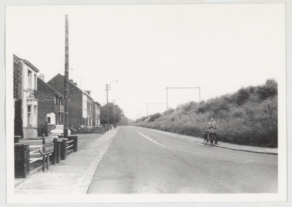 Hanswijk de Bercht, huizen aan de tunnel van de spoorweg richting ...