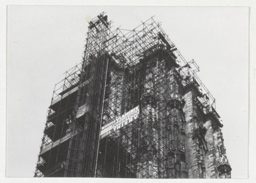 Sint-Romboutstoren in de steigers tijdens restauratiewerken | Regionale ...