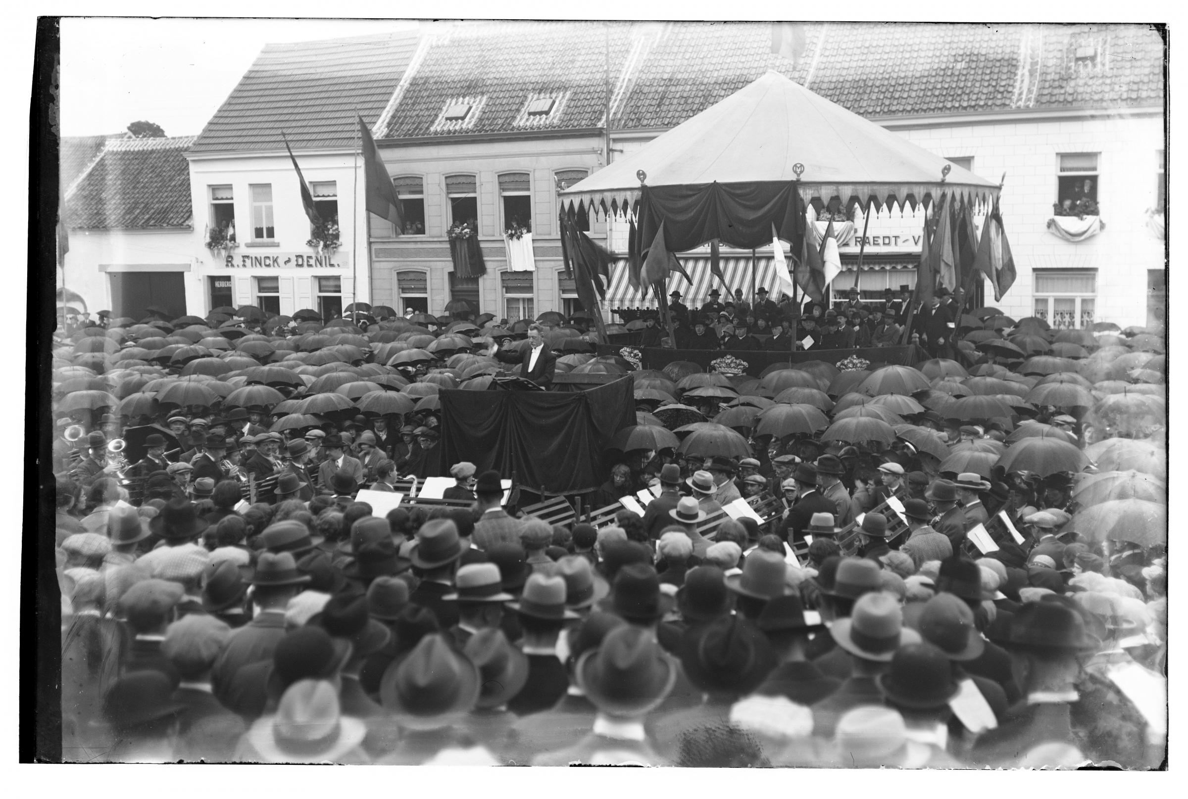 Openluchtconcert, cantate "Huldezang aan Maria-ter-Nood ", o.l.v ...