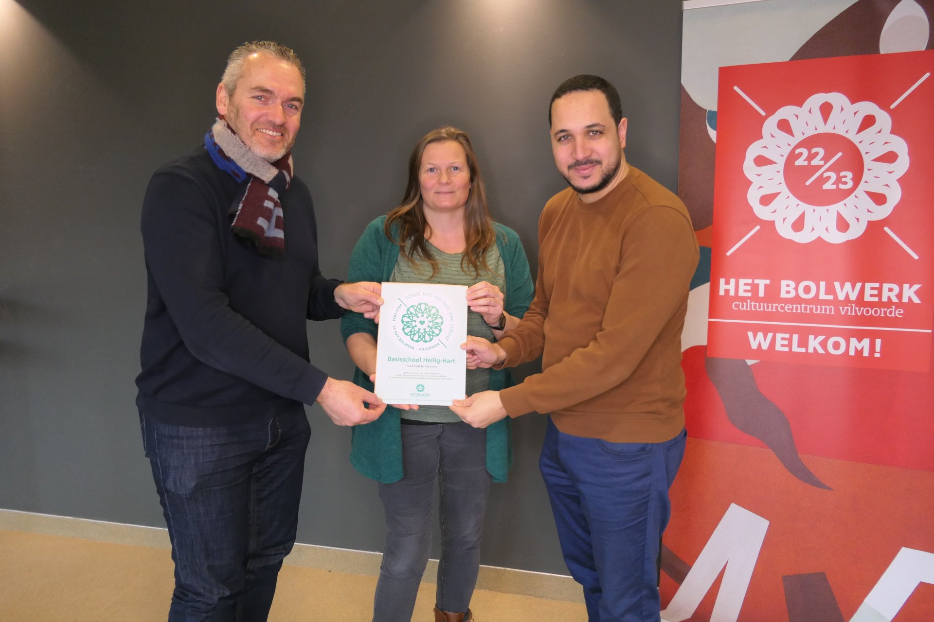 cc Het Bolwerk reikt het certificaat van ‘school met een hart voor ... cc Het Bolwerk reikt het certificaat van ‘school met een hart voor ...