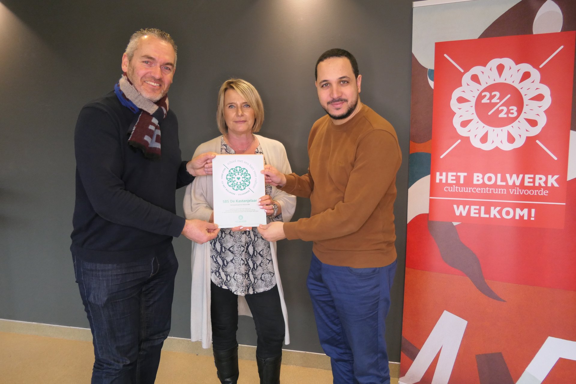 cc Het Bolwerk reikt het certificaat van ‘school met een hart voor ... cc Het Bolwerk reikt het certificaat van ‘school met een hart voor ...