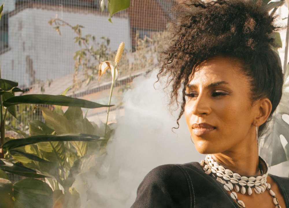 Esinam - | cc Het Bolwerk